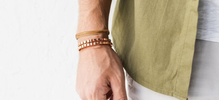 Which Hand to Wear a Copper Bracelet - An Expert Guide – Solacely